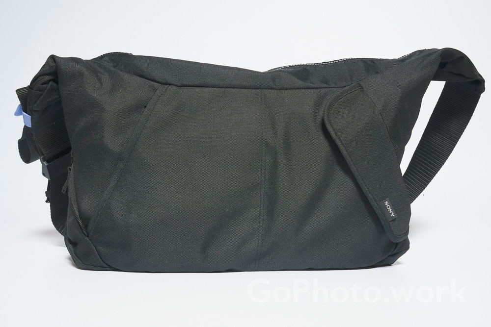 旅行に最適！ 軽量 カメラ スリングバッグ LCS-SB1│blog ーGoPhoto.work